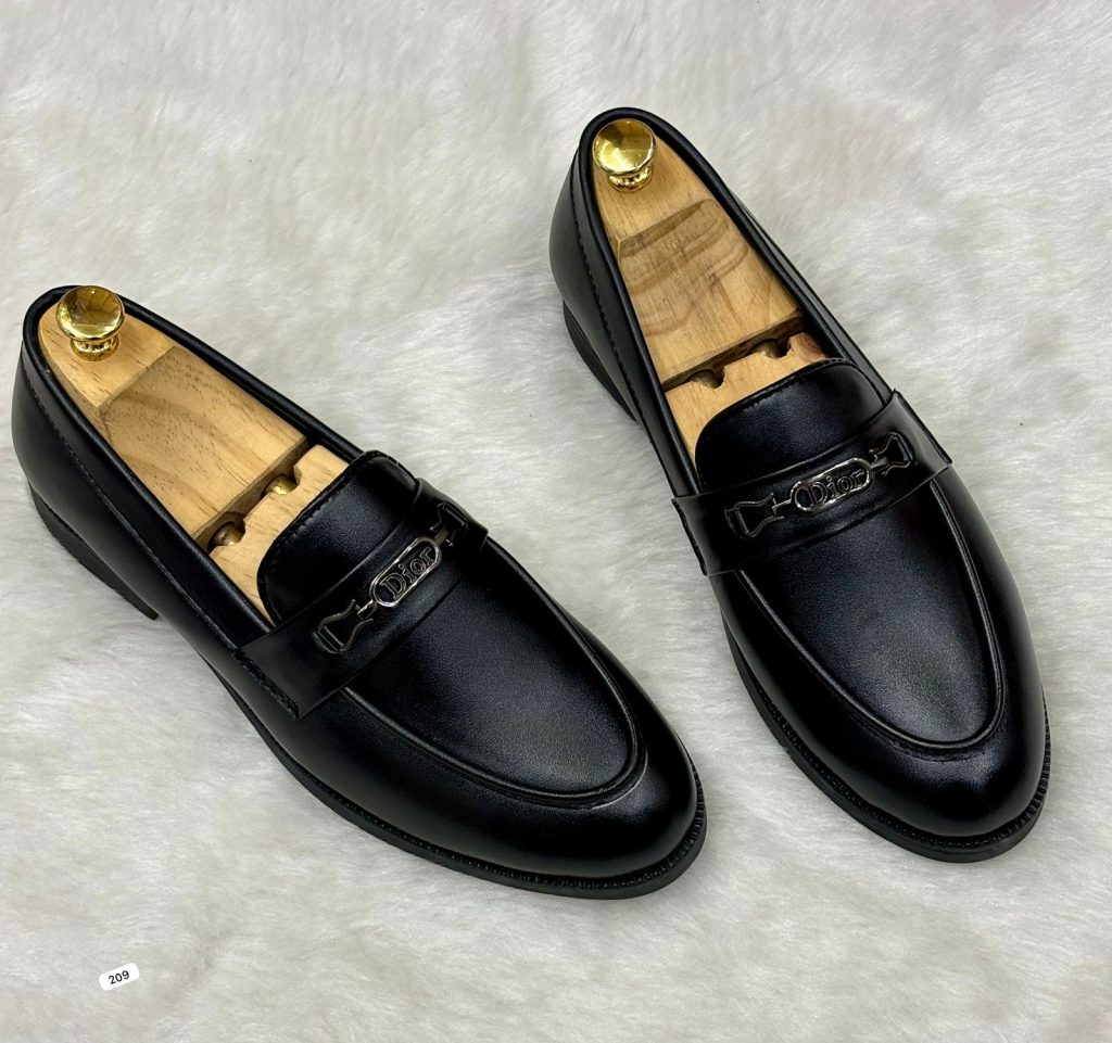 Designer Dior Shoes Formal On Full Cash On Delivery